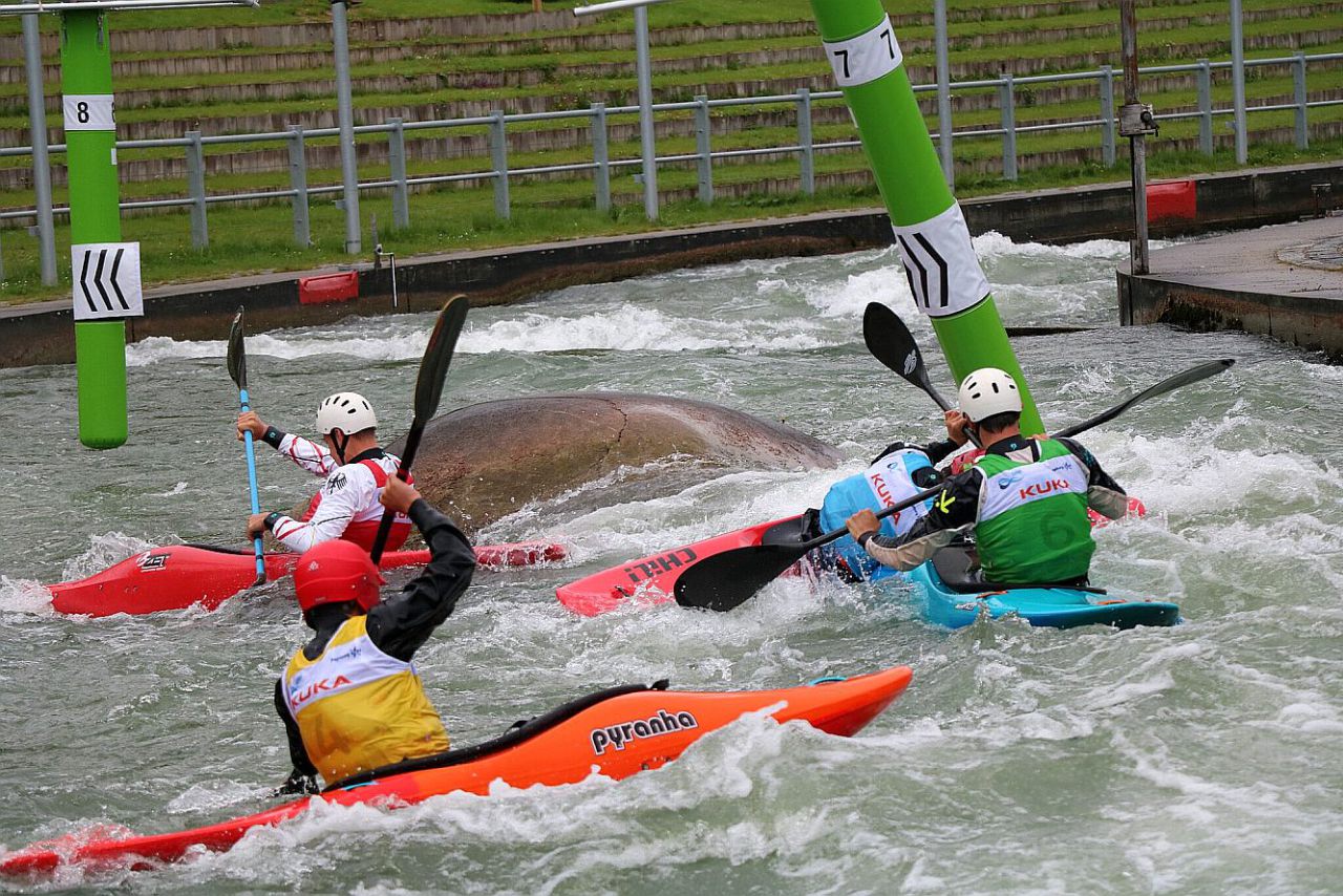 Bald ist es soweit - Nur noch wenige Tage – dann geht es auf dem Augsburger Eiskanal wieder rund ...